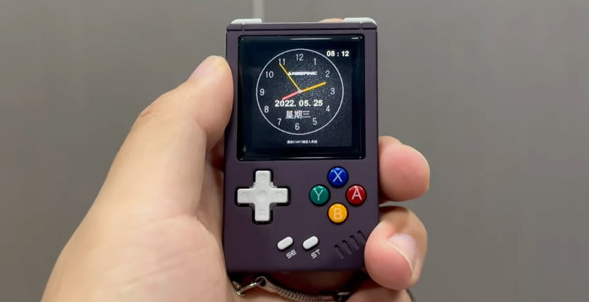 Anbernic RG nano : une nouvelle micro console pour jouer partout